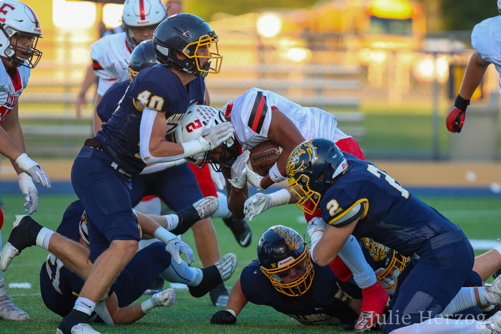 PHOTO GALLERY: Elyria at Olmsted Falls High School Football - Kee On ...